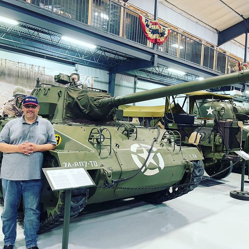 ABOUT | Daniel Miller